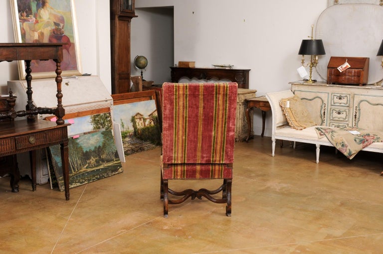 French Louis XIV Style 1790s Carved Walnut Fauteuil with Scrolling Arms ...