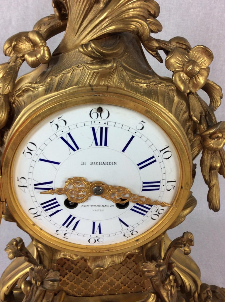 19. Jahrhundert Französische Goldbronze-Uhr im Louis-XV-Rokoko-Stil ...