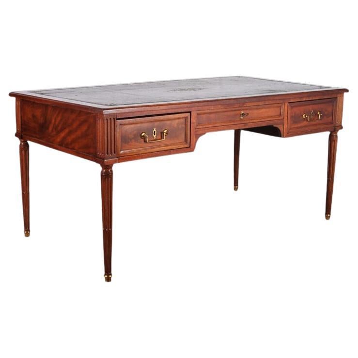 Louis XV Style Desk For Sale at 1stDibs