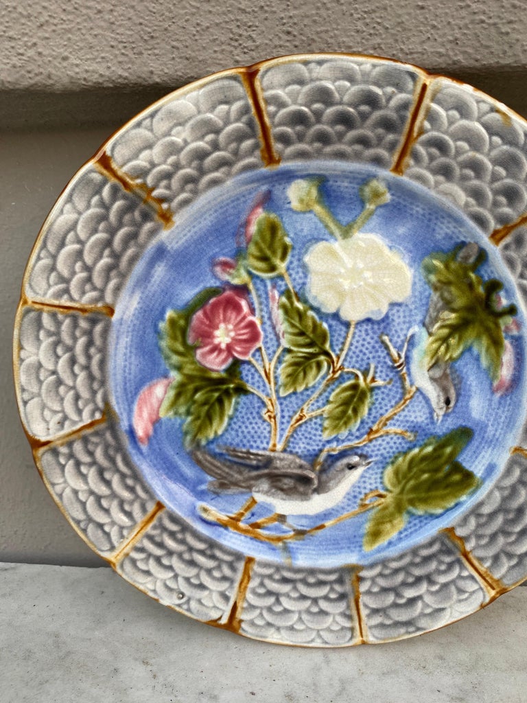 French Majolica Bird Plate Nimy Les Mons, circa 1890 For Sale at 1stDibs