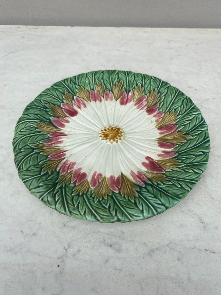 French Majolica Daisy Plate Orchies, circa 1890 For Sale at 1stDibs