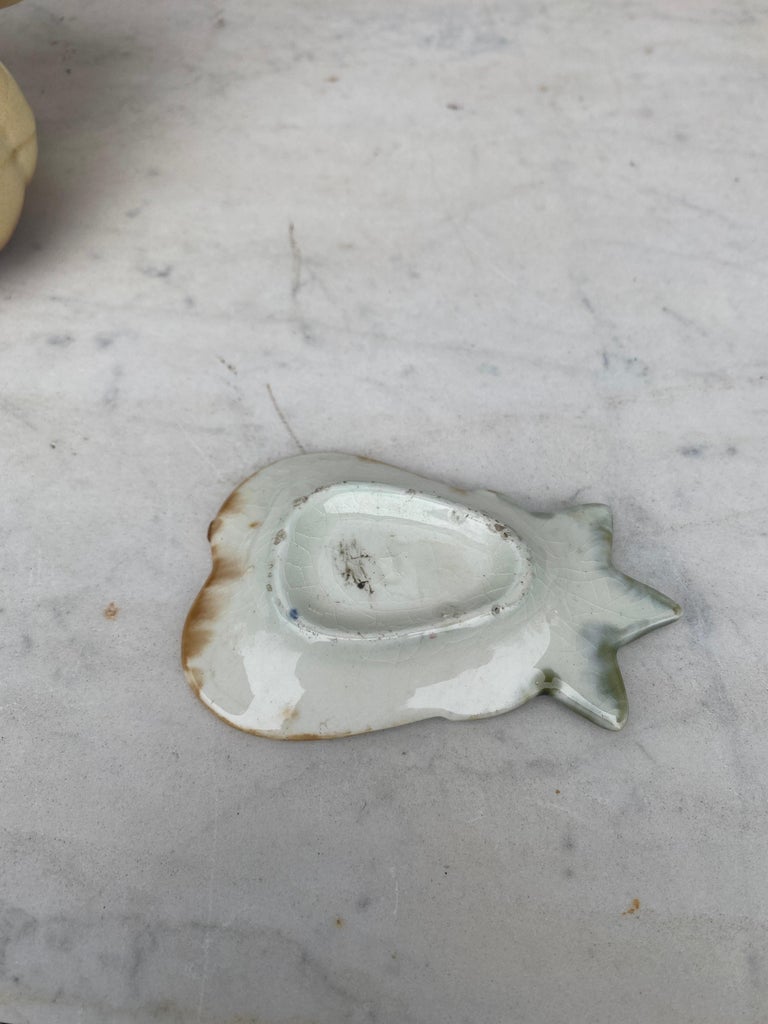 French Majolica Flower Butter Pat, circa 1880 For Sale at 1stDibs