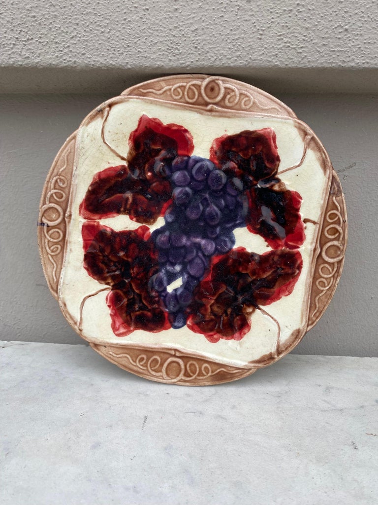French Majolica Grapes Plate Orchies, circa 1900 For Sale at 1stDibs