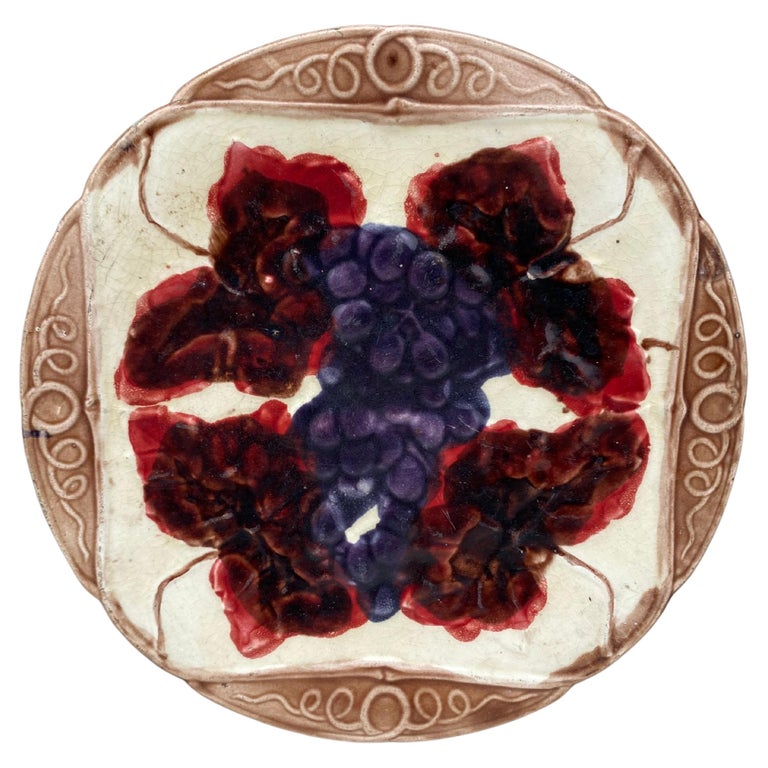 French Majolica Grapes Plate Orchies, circa 1900 For Sale at 1stDibs