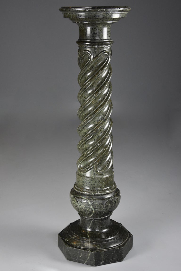 French Mid-19th Century Green Serpentine Marble Column For Sale at 1stDibs