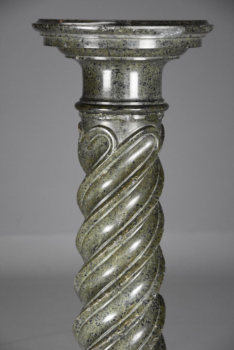 French Mid-19th Century Green Serpentine Marble Column For Sale at 1stDibs