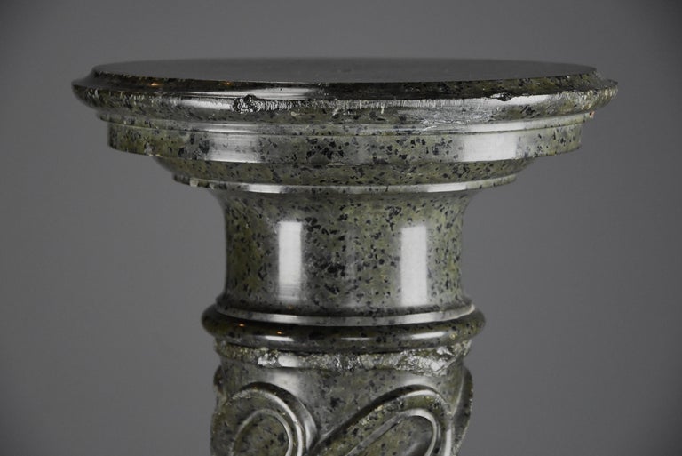 French Mid-19th Century Green Serpentine Marble Column For Sale at 1stDibs