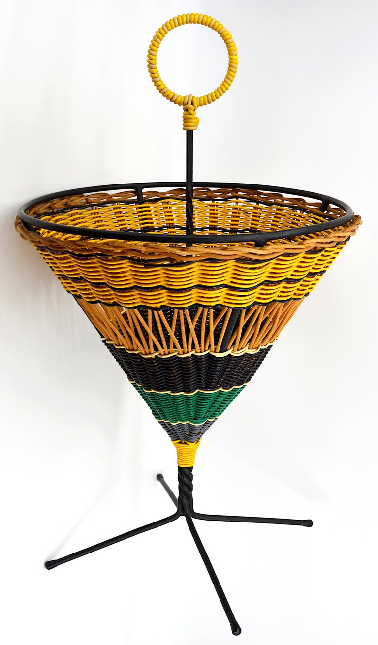 French Mid-Century Circular Magazine Rack, 1950s For Sale at 1stDibs