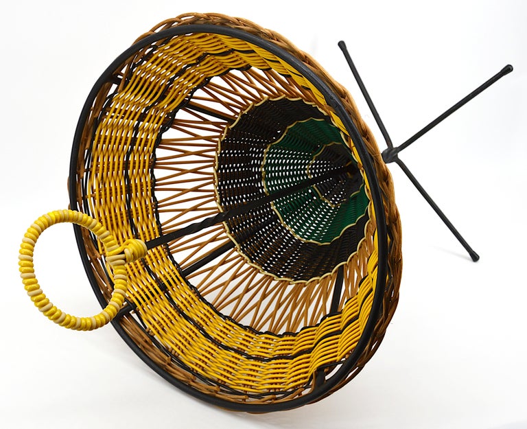 French Mid-Century Circular Magazine Rack, 1950s For Sale at 1stDibs