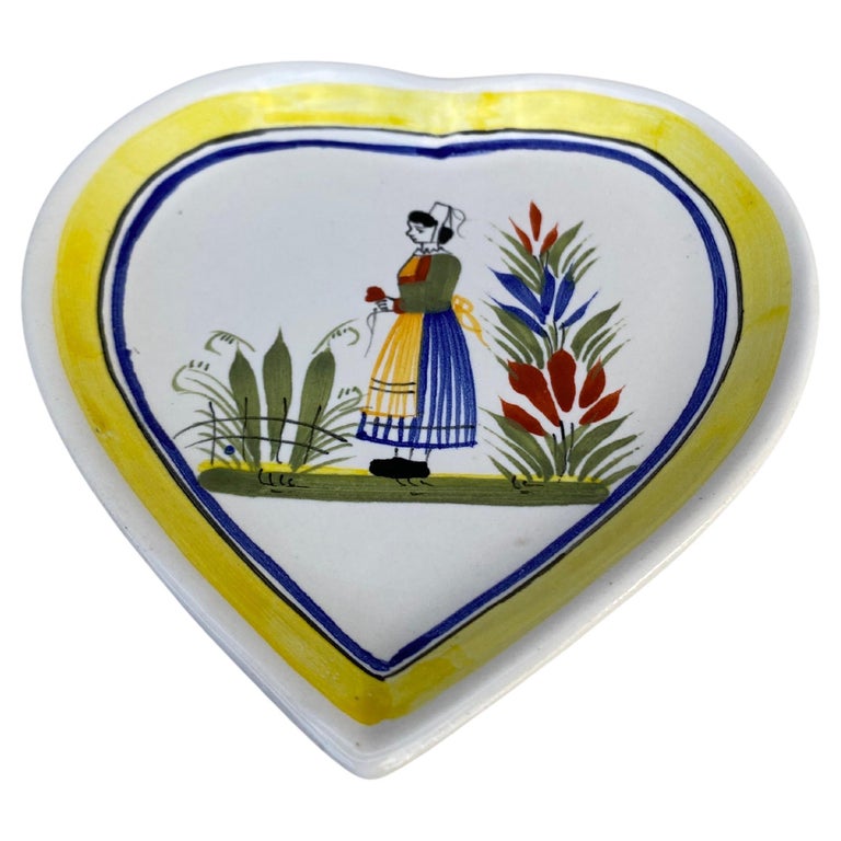 French Miniature Quimper Heart Plate Circa 1950 For Sale at 1stDibs