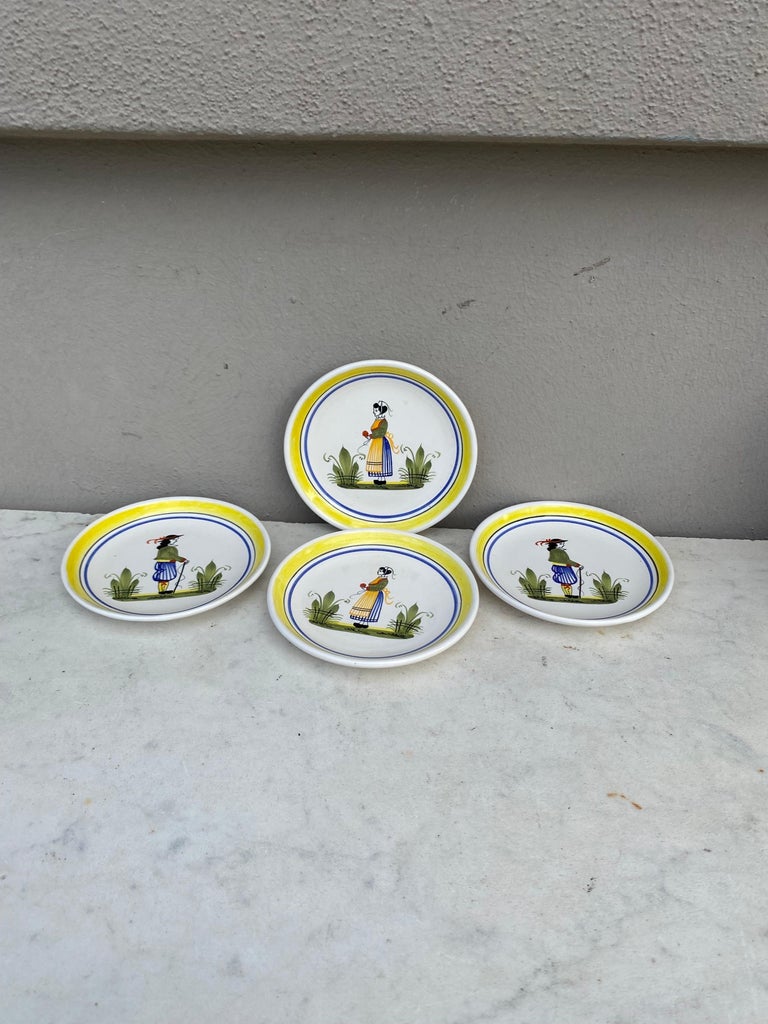French Miniature Quimper Plate, circa 1950 For Sale at 1stDibs