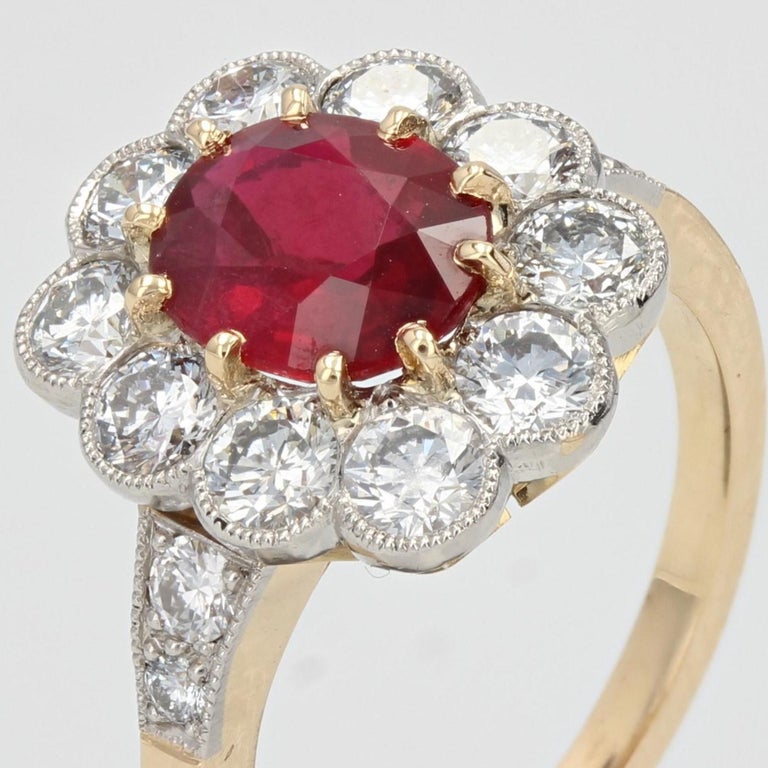 French Modern 2, 04 Carat Ruby Diamonds 18 Karat Yellow Gold Daisy Cluster Ring For Sale at 1stDibs