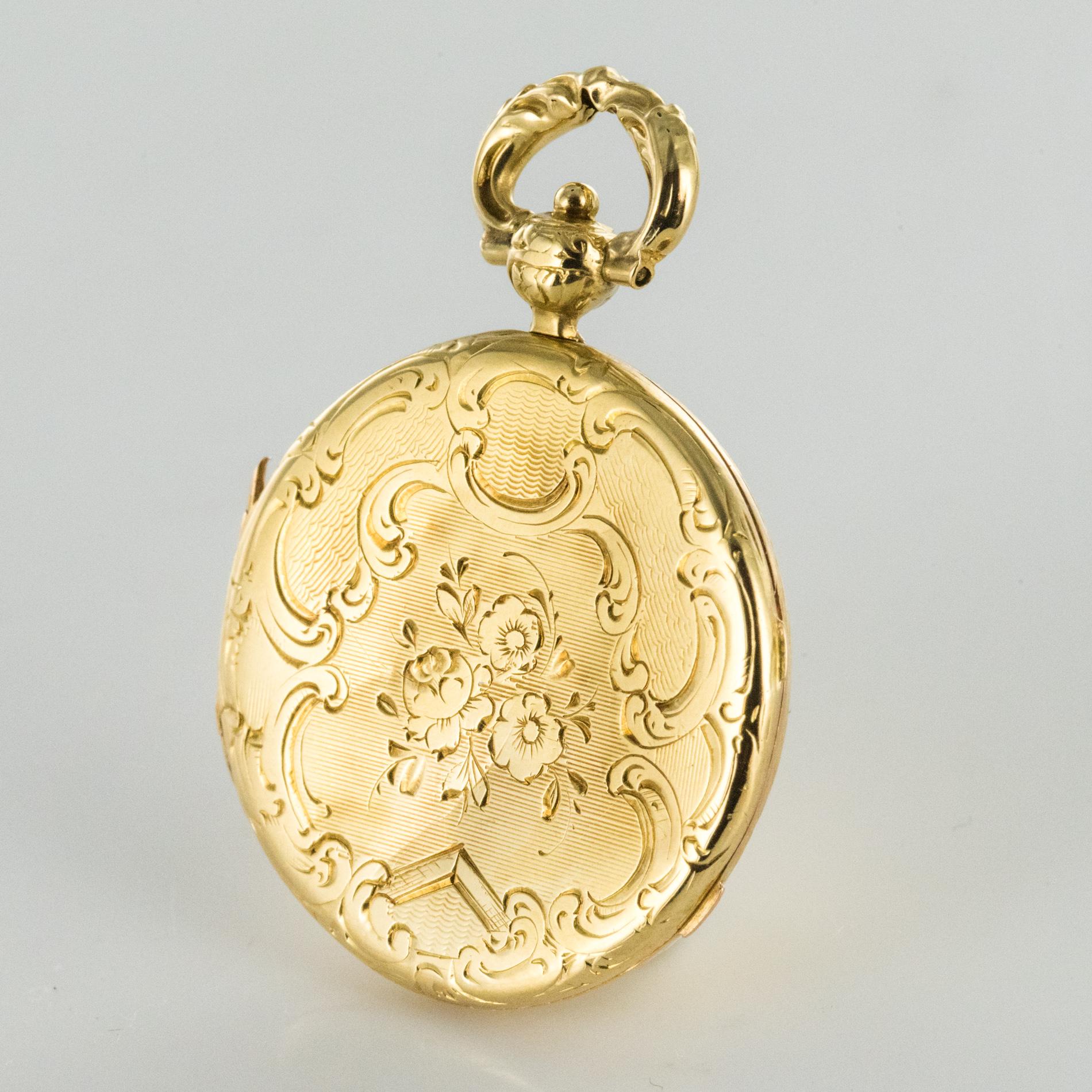 French Napoleon III Chiseled 18 Karat Yellow Gold Locket Pendant at 1stDibs