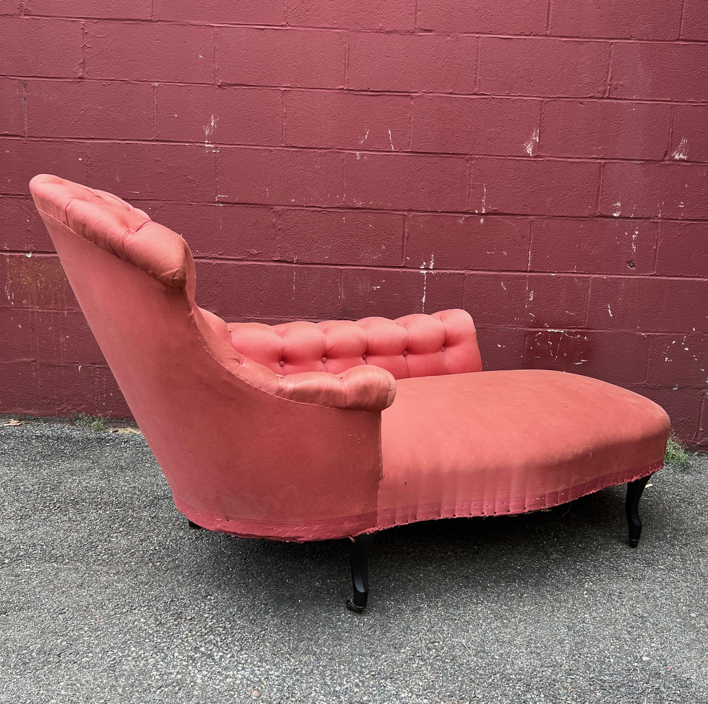 French Napoleon III Tufted Chaise Lounge For Sale at 1stDibs