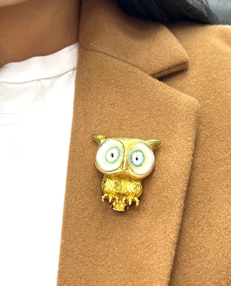 French Owl Agate Gold Brooch For Sale at 1stDibs