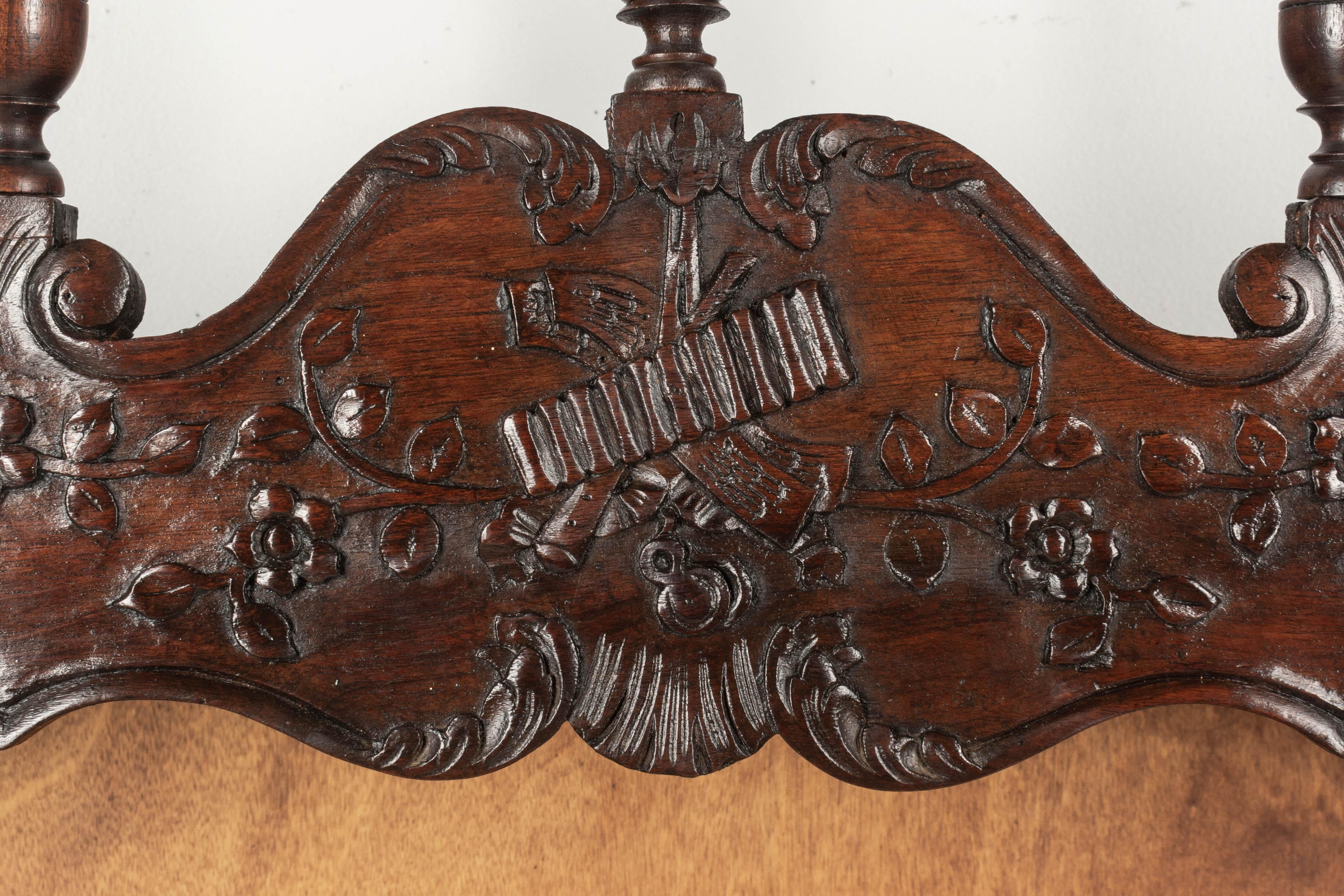 French Provençal Shelf or Plate Rack For Sale at 1stDibs