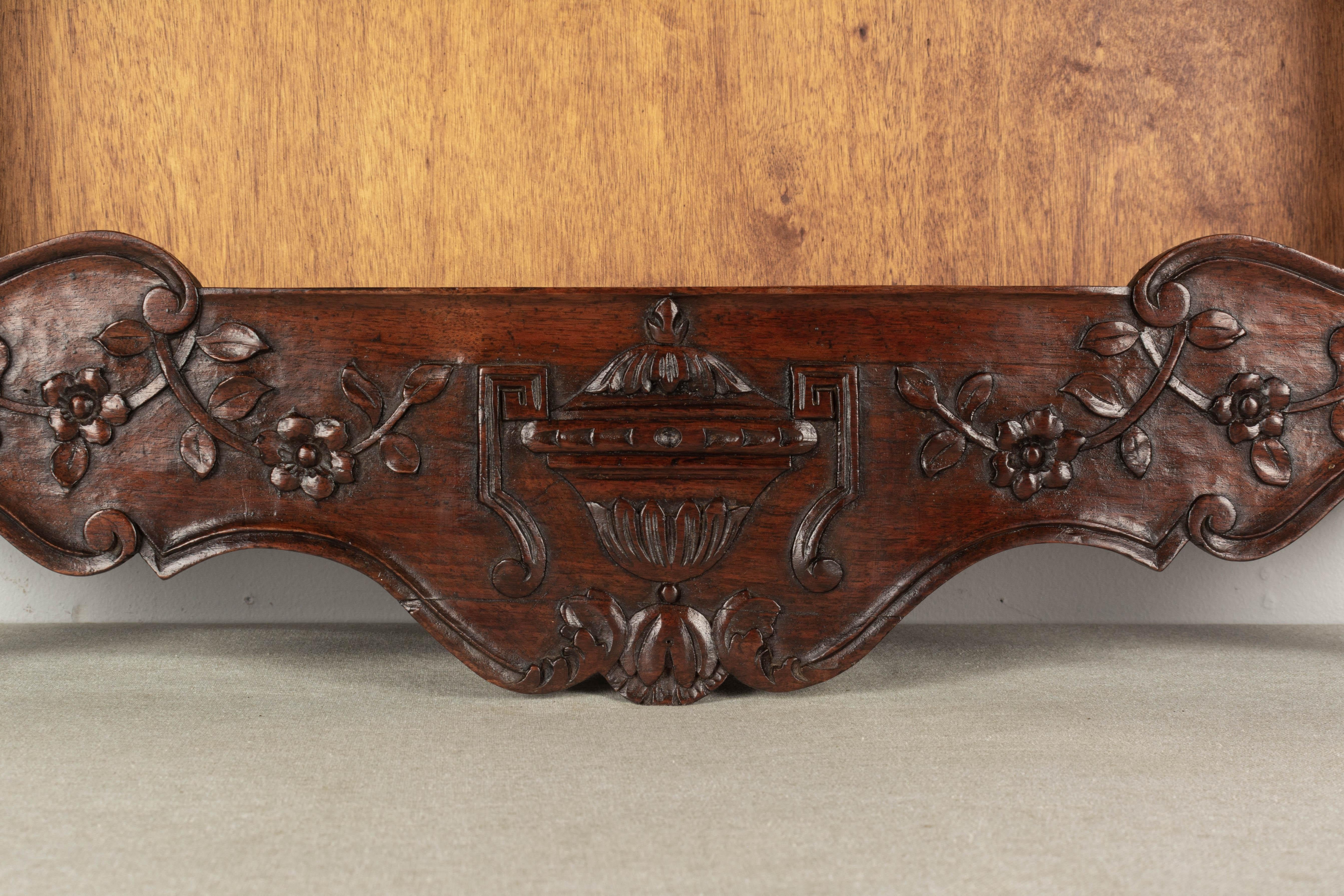 French Provençal Shelf or Plate Rack For Sale at 1stDibs