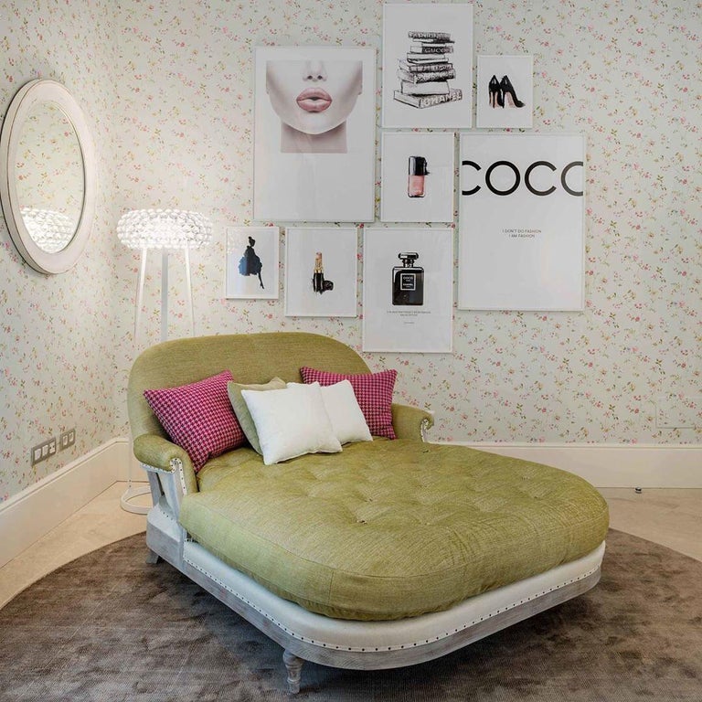 French Provincial Style Daybed with Custom Natural Finishes For Sale at ...