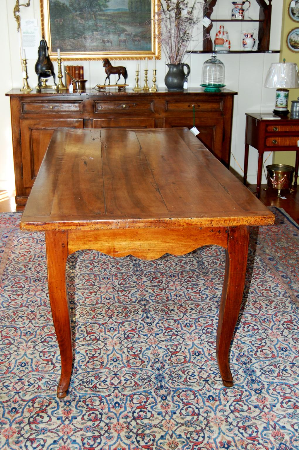 French Provincial Walnut Farmhouse Table Mid-19th Century Cabriole Legs ...