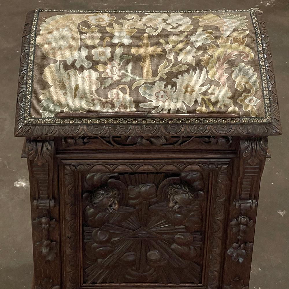French Renaissance Prayer Bench, circa 1850s For Sale at 1stDibs
