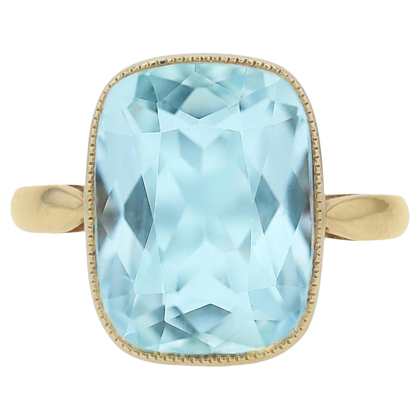 French Retro 4.04 Carat Aquamarine 18 Karat Gold Ring For Sale at 1stDibs