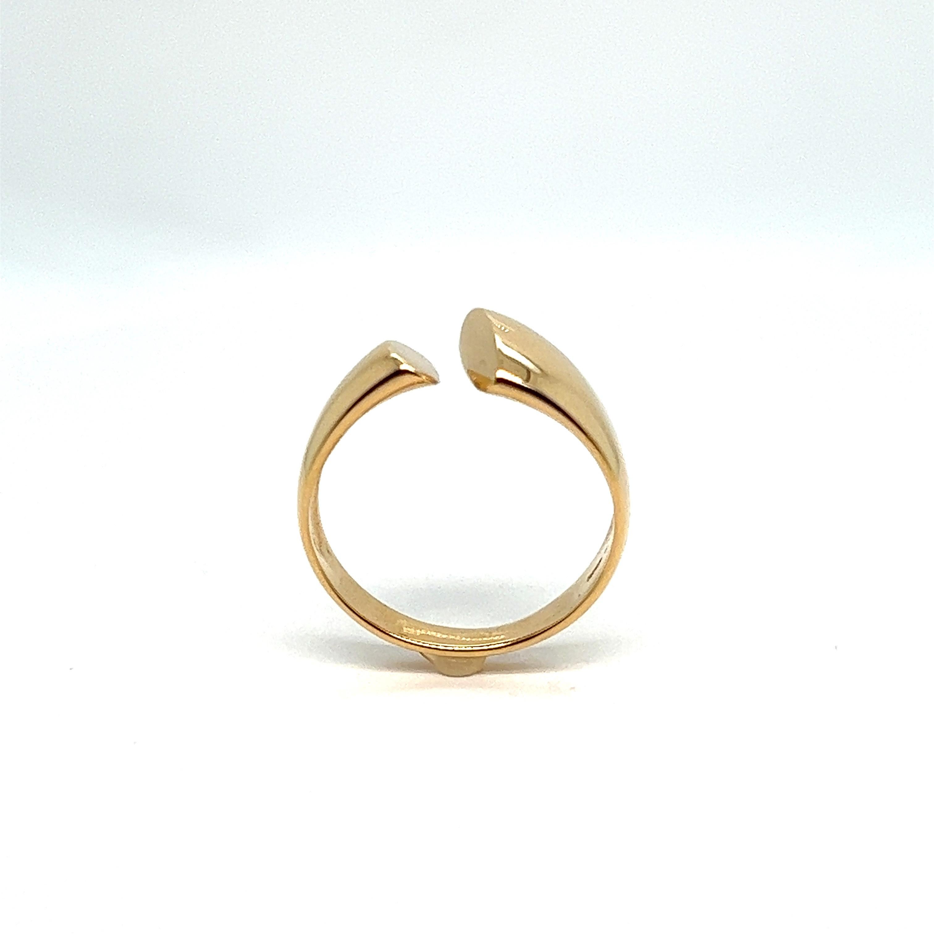 French Ring Middle Opening Yellow Gold For Sale at 1stDibs