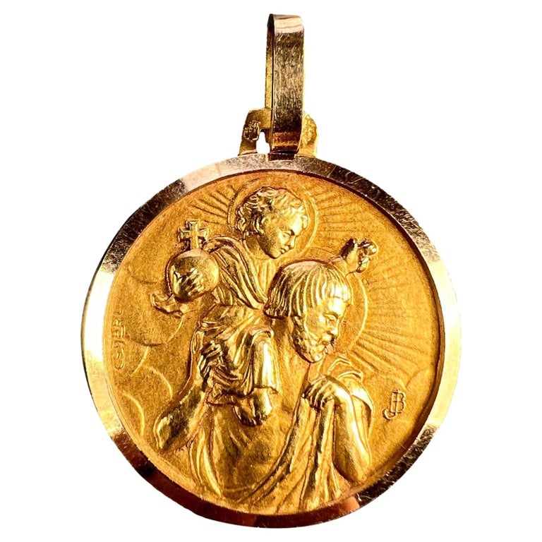 French Saint Christopher 18K Yellow Gold Charm Pendant For Sale at 1stDibs
