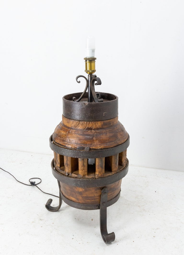 French Table Lamp Hub in the Country Style, Mid-Century For Sale at 1stDibs