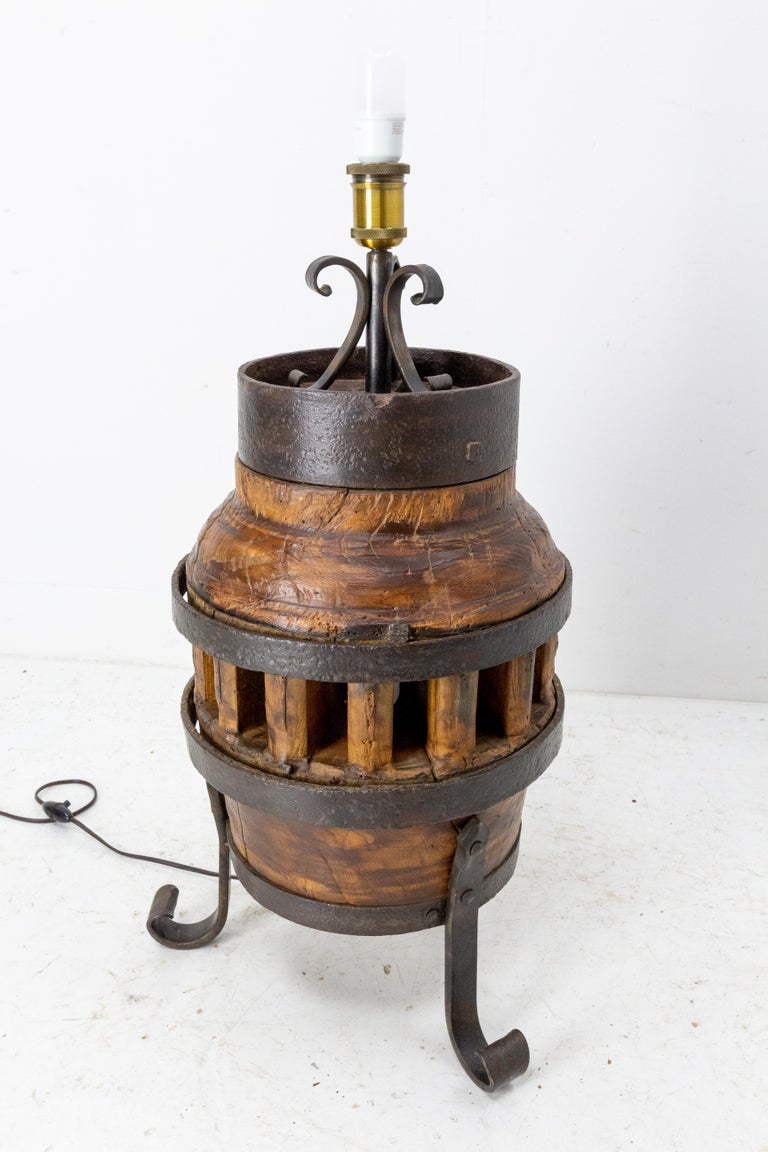 French Table Lamp Hub in the Country Style, Mid-Century For Sale at 1stDibs
