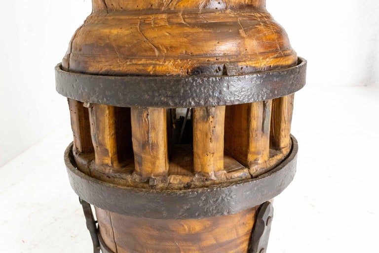 French Table Lamp Hub in the Country Style, Mid-Century For Sale at 1stDibs