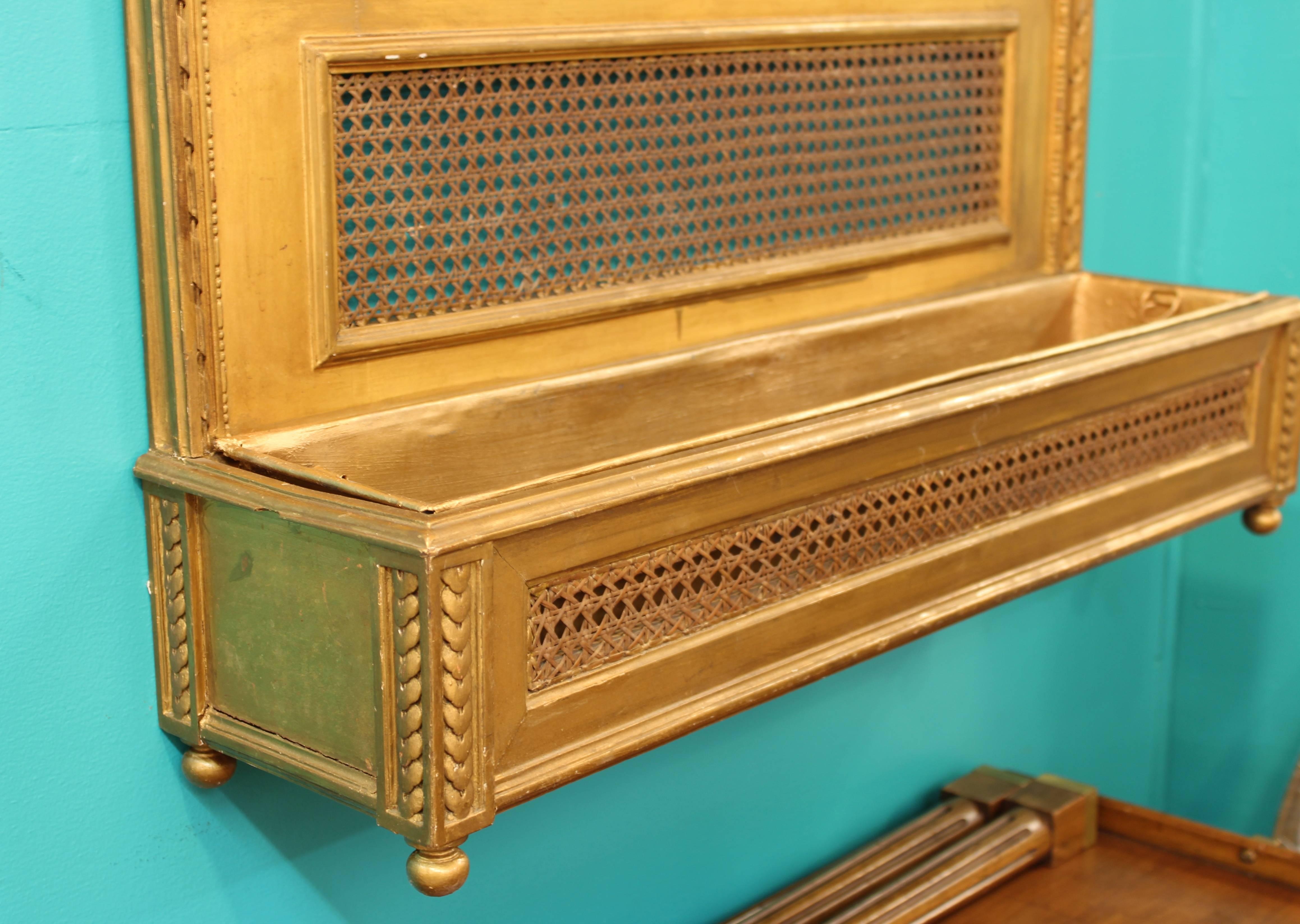 French Victorian Gilded Round Mirror with Planter at 1stDibs ...