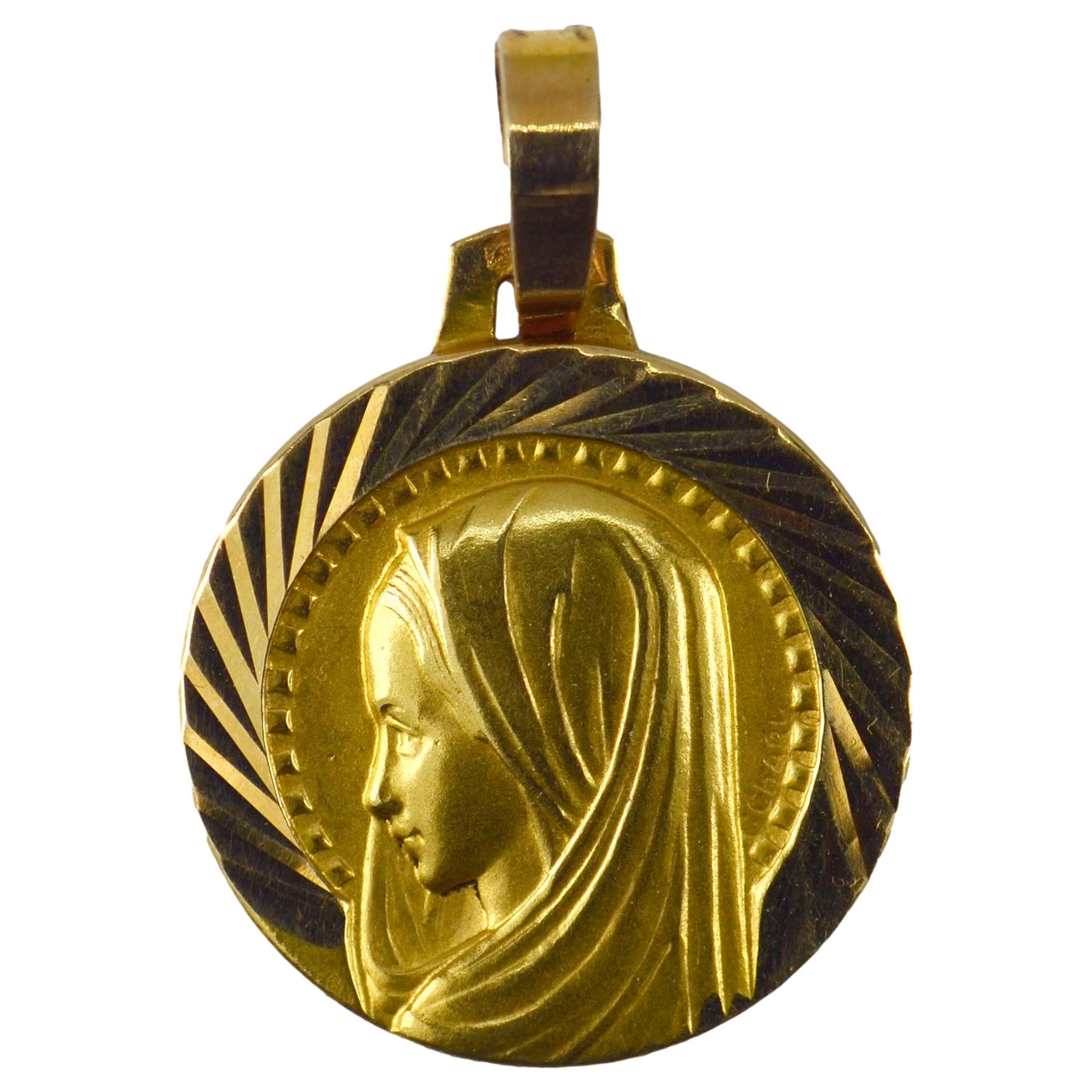18 Karat Yellow Gold Holy Family Medal Pendant at 1stDibs | 18 karat ...