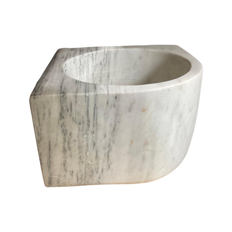 French White Marble Corner Sink For Sale at 1stDibs
