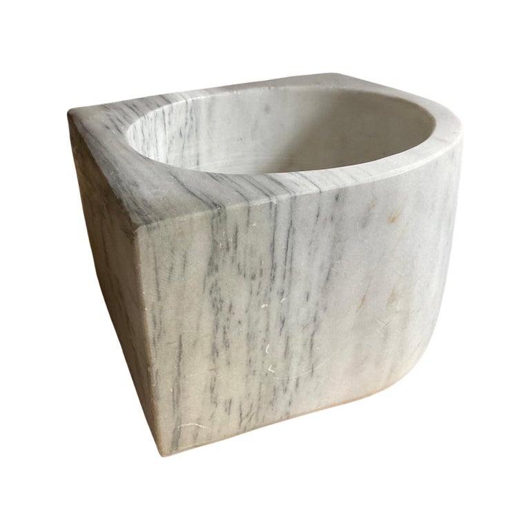 French White Marble Corner Sink For Sale at 1stDibs