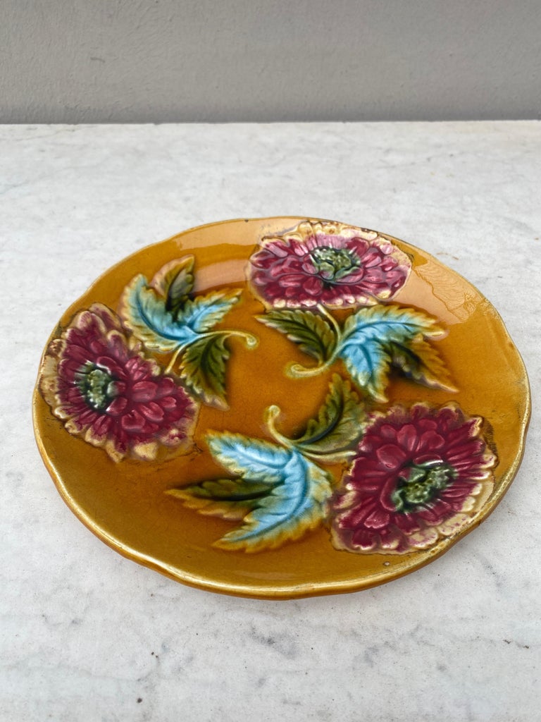 French Yellow Majolica Red Flowers Plate, circa 1890 For Sale at 1stDibs