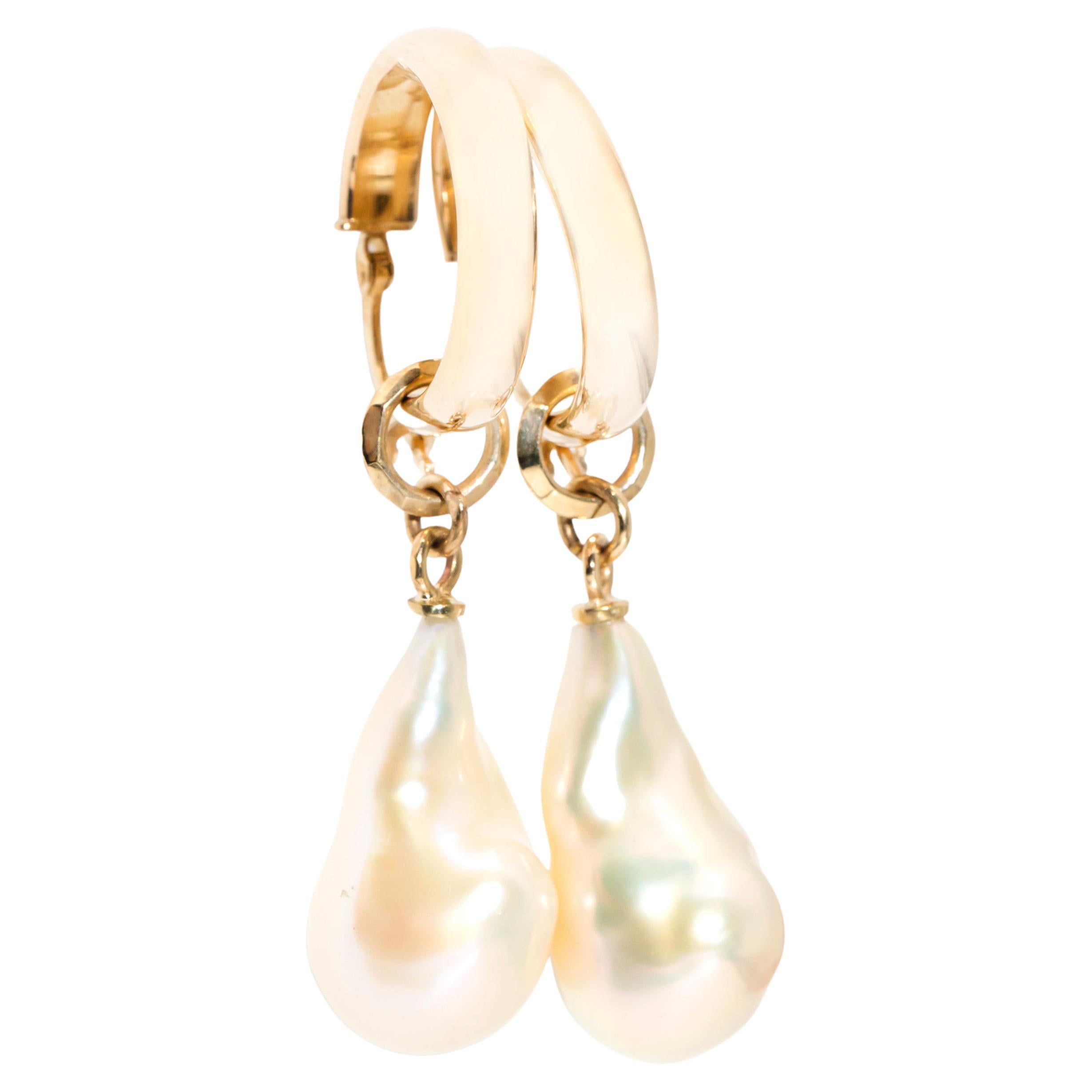 9 Karat Vintage Gold Drop Style Earrings For Sale at 1stDibs