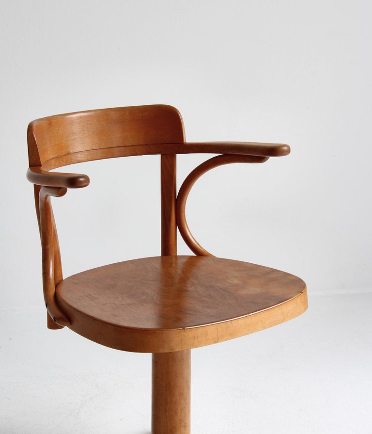 Fritz Hansen "Dan" Swivel Chair by Magnus Stephensen in Bentwood, 1930s ...
