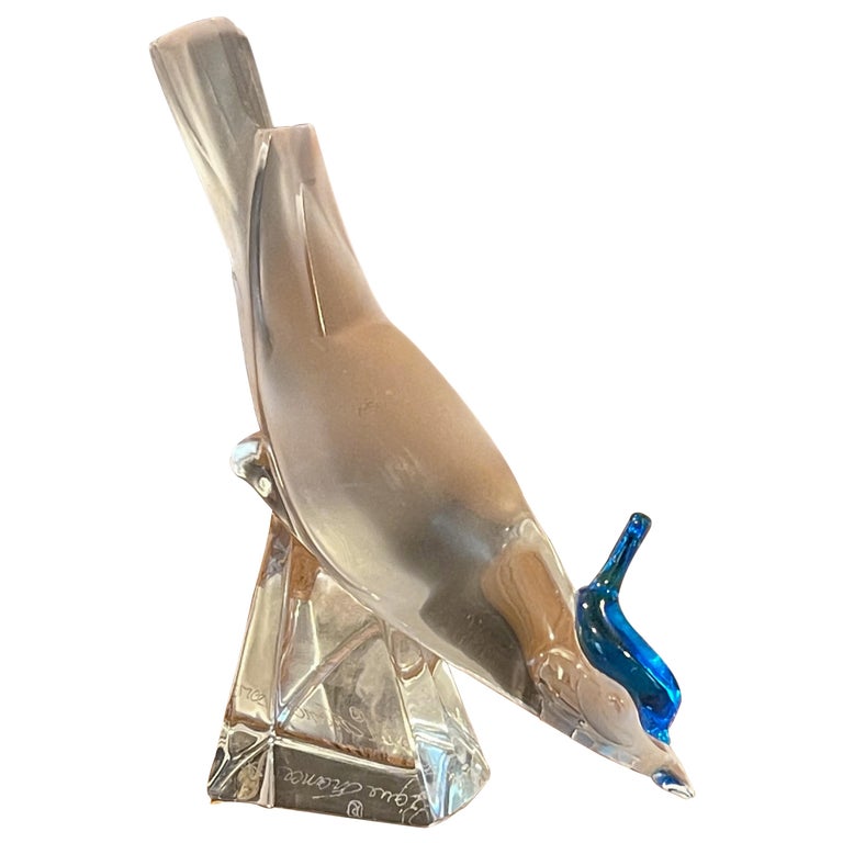 Frosted Crystal "Tete Basse" Pilmico / Bird by Lalique of France at 1stDibs