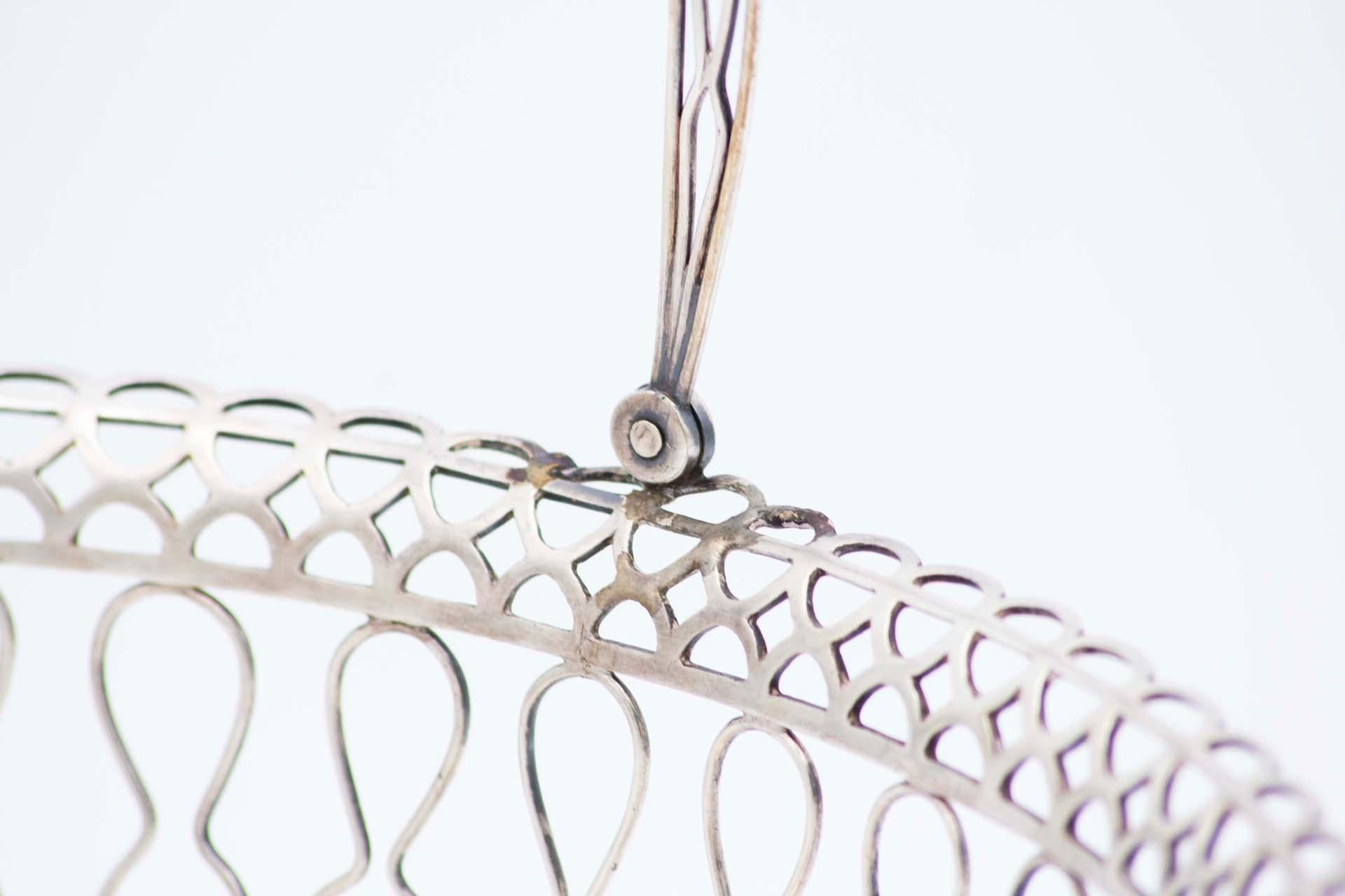 Fruit bowl in silver wire with a basket-shaped wire structure For Sale ...