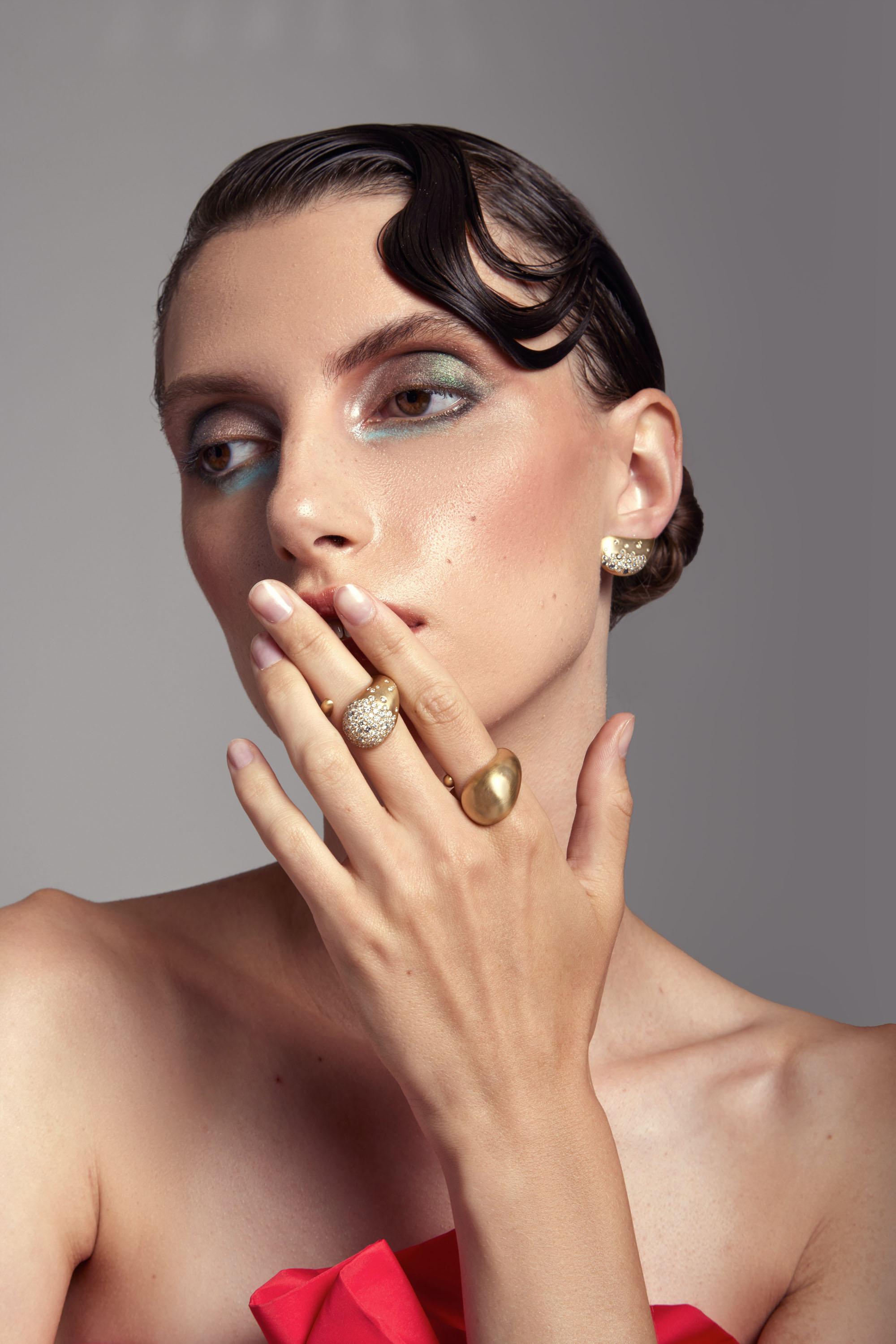 Customizable Fuse Glamour 18K Gold Pinky Ring with Champagne Diamond ...