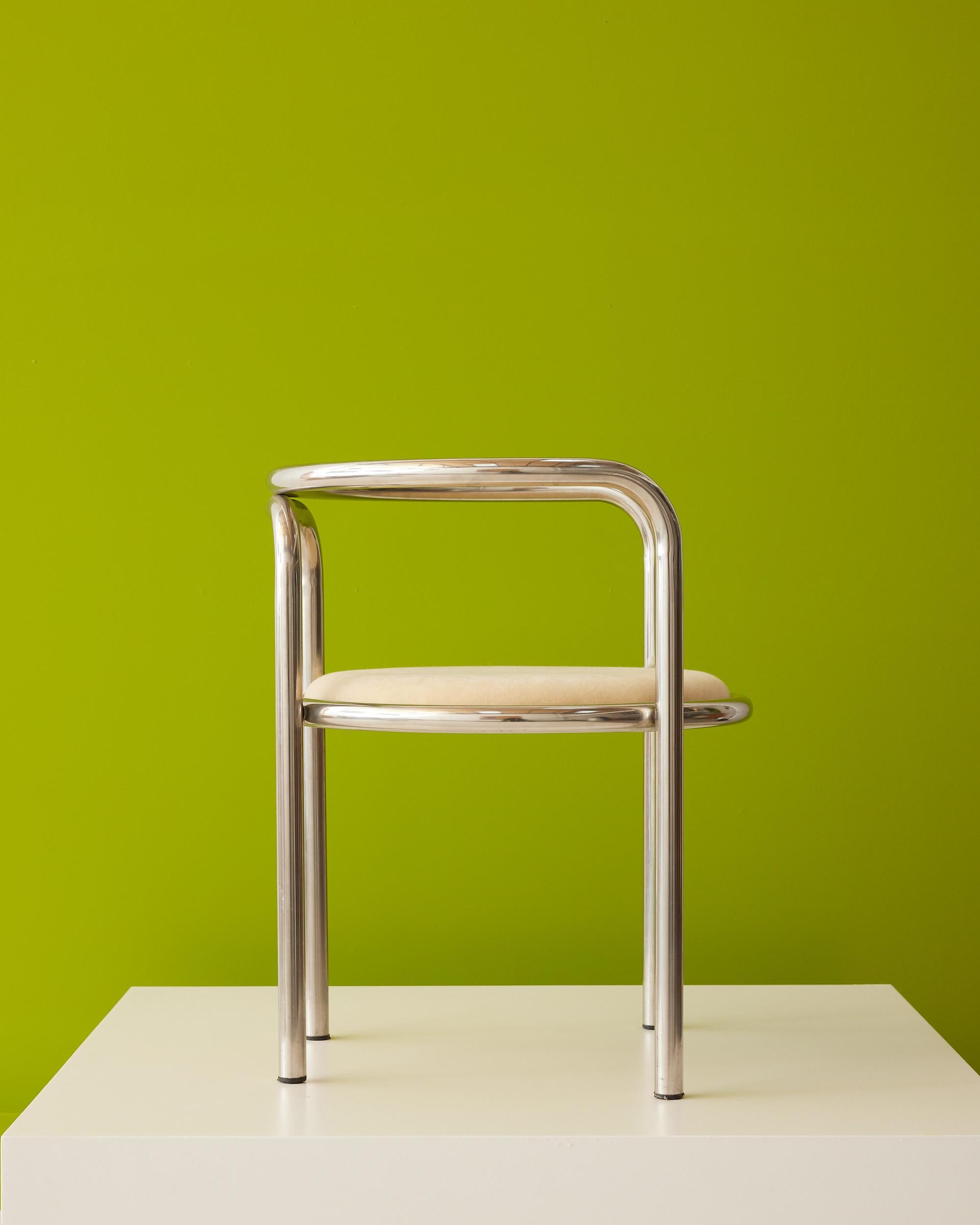 GAE AULENTI Set of 4 "Locus Solus" chairs For Sale at 1stDibs