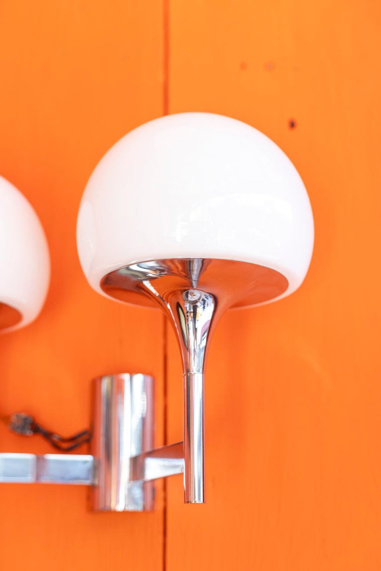 Gaëtano Sciolari, Pair of Wall Sconces in Opaline and Metal, 1970s For ...