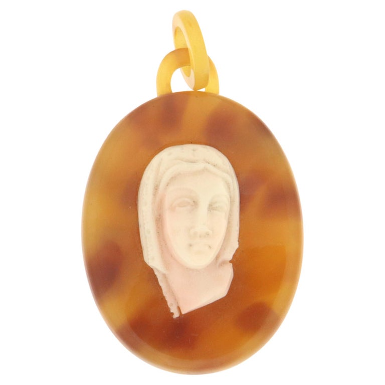 Galalith Coral Pendant Necklace For Sale at 1stDibs