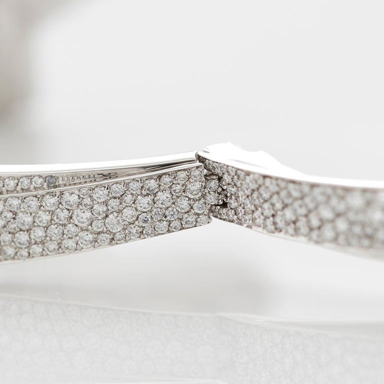 Garrard 'Bow' 18 Karat White Gold White Diamond Bangle Cuff For Sale at ...
