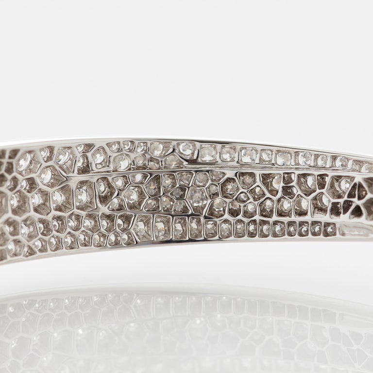 Garrard 'Bow' 18 Karat White Gold White Diamond Bangle Cuff For Sale at ...