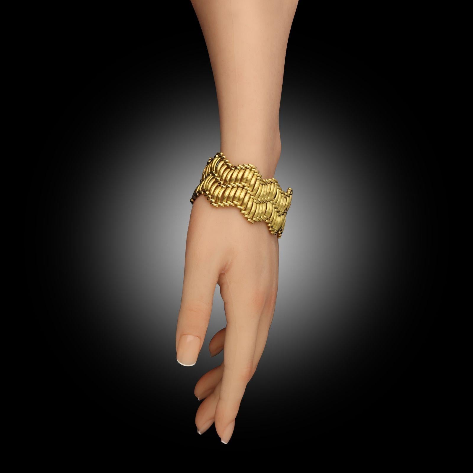 Garrard and Co. Vintage 18ct Yellow Gold Articulated Zig-Zag Bracelet ...