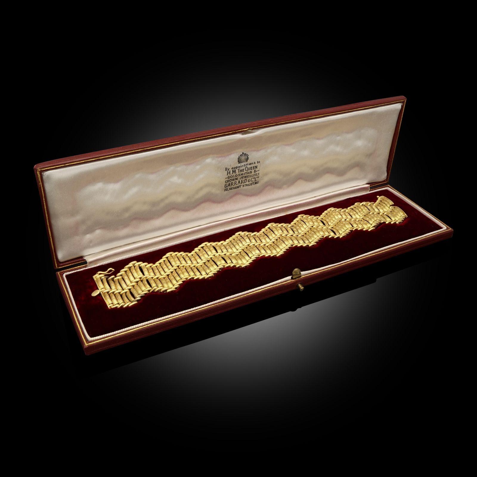 Garrard and Co. Vintage 18ct Yellow Gold Articulated Zig-Zag Bracelet ...