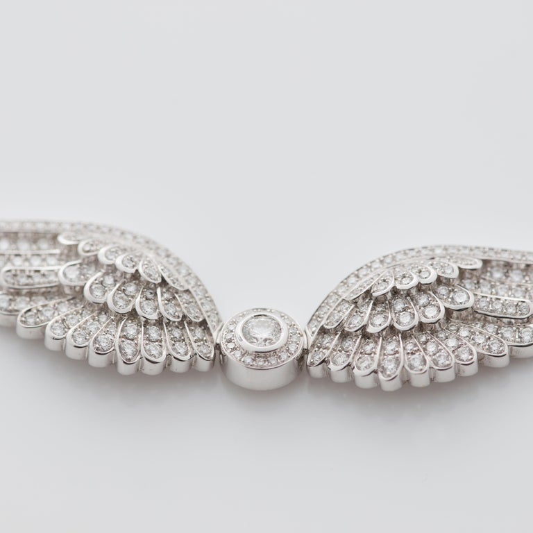Garrard 'Wings Classic' 1.85cts White Diamond Necklace For Sale at 1stDibs
