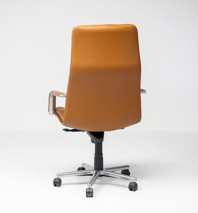 Geoffrey Harcourt for Artifort Tilt/Swivel Executive Chairs For Sale at ...