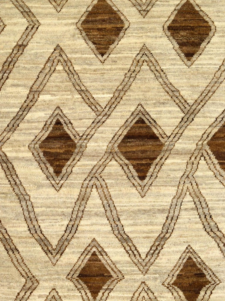 Geometric Neutral Wool Carpet in Brown and Cream For Sale at 1stDibs